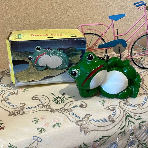Tunick | Art | Vintage Tunick Frog Radio | Poshmark